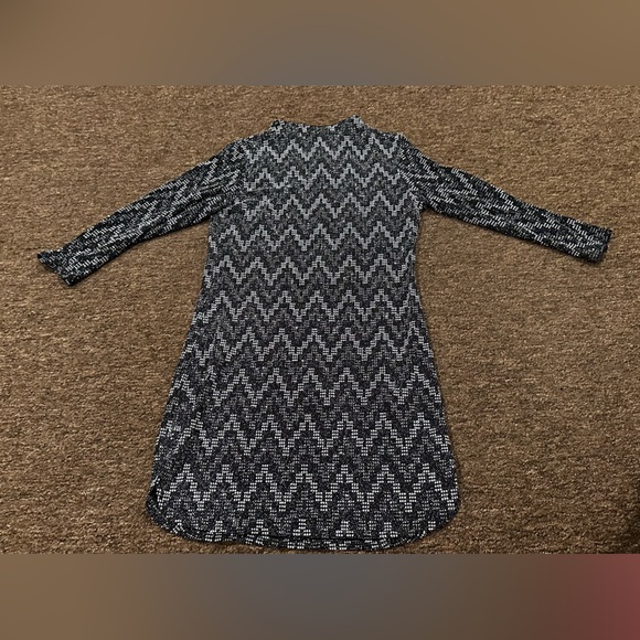 Snap | Dresses | Euc Snap Junior Ladies L Black White Geometric Dress ...